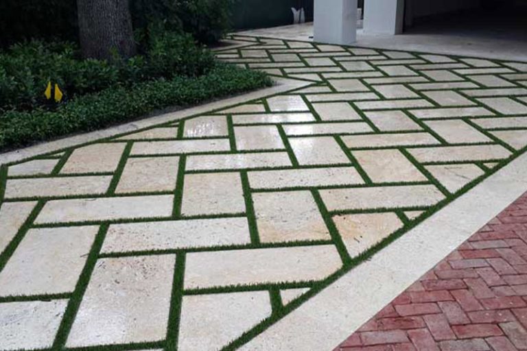 Artificial Turf Installation - Yards, Driveways, putting greens & more